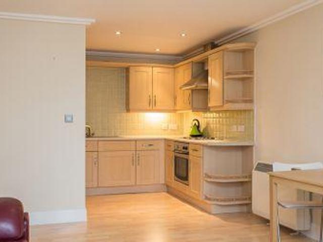 2 Bedrooms Flat for rent in Wilshaw Close, London NW4