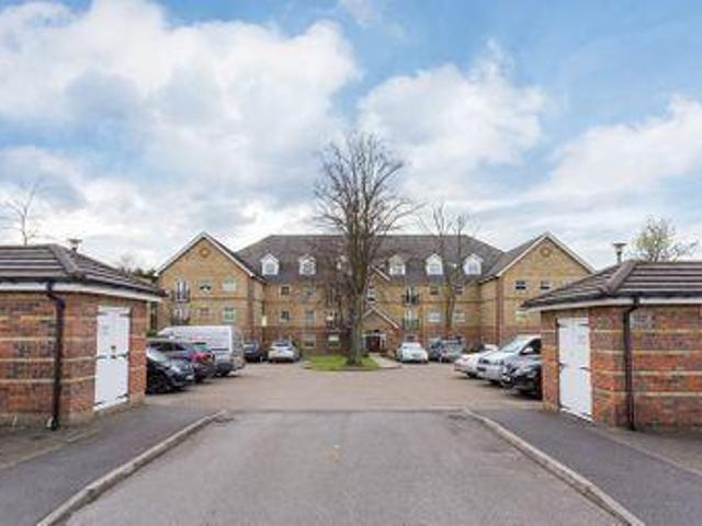 2 Bedrooms Flat for rent in Wilshaw Close, London NW4