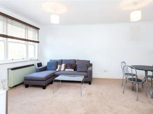 2 Bedrooms Flat for rent in Wilton Court, Cavell Street, London E1