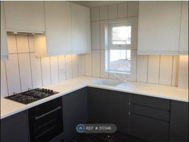 2 Bedrooms Flat for rent in Wilton Road, Colliers Wood SW19