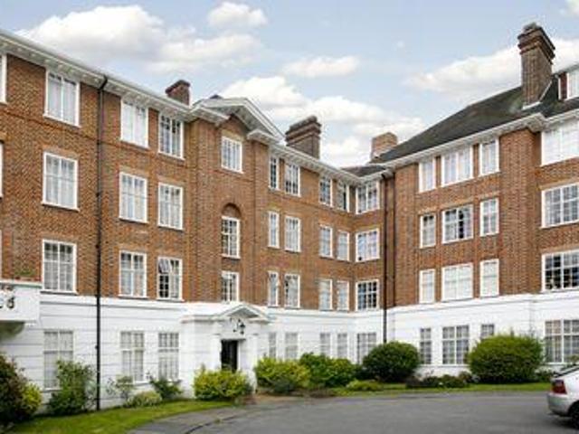 2 Bedrooms Flat for rent in Wimbledon Park Side, London SW19