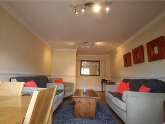 2 Bedrooms Flat for rent in Wimbledon Park Road, Southfields SW19