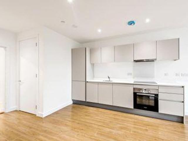 2 Bedrooms Flat for rent in Winchester House, Bracknell RG12