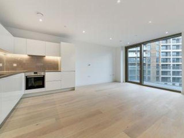 2 Bedrooms Flat for rent in Windlass House, Royal Wharf, London E16
