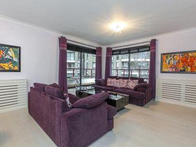 2 Bedrooms Flat for rent in Windsor Way, London W14