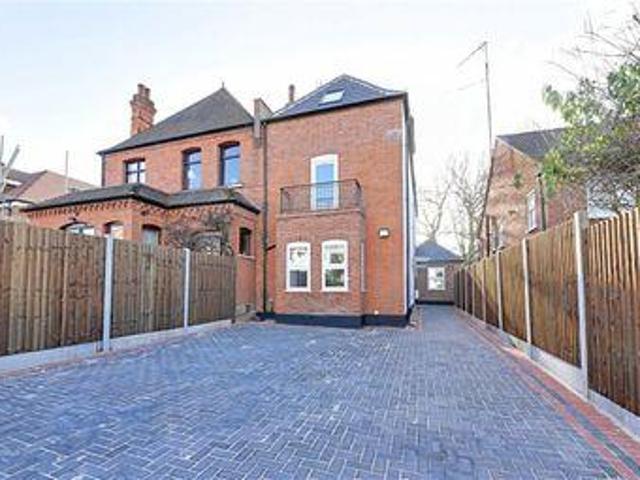 2 Bedrooms Flat for rent in Windsor Road, Finchley, London N3