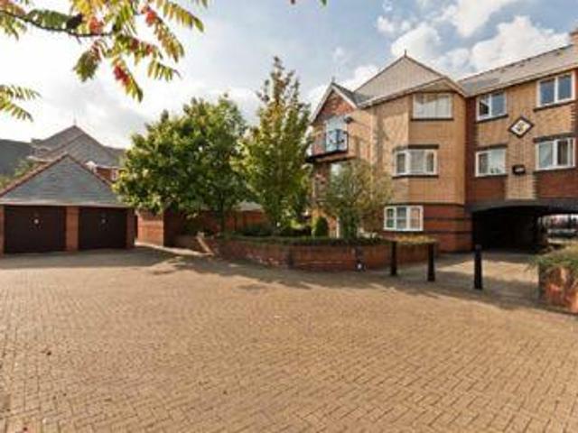 2 Bedrooms Flat for rent in Winnipeg Quay, Salford M50