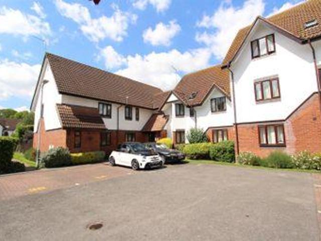 2 Bedrooms Flat for rent in Wren Drive, West Drayton UB7