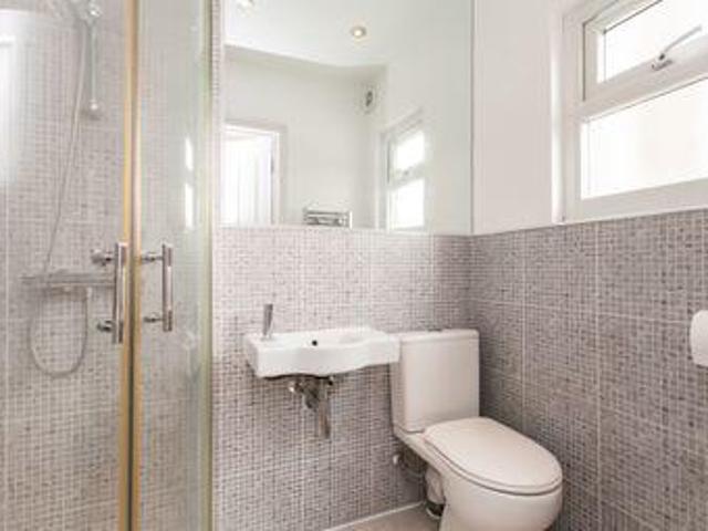 2 Bedrooms Flat for rent in Wuthering Heights Road, Manchester, Manchester M1
