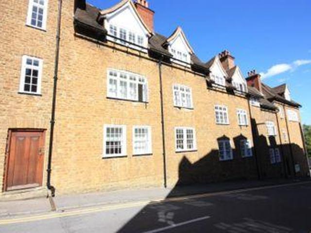 2 Bedrooms Flat for rent in Wycliffe Buildings, Bury Street, Guildford GU2