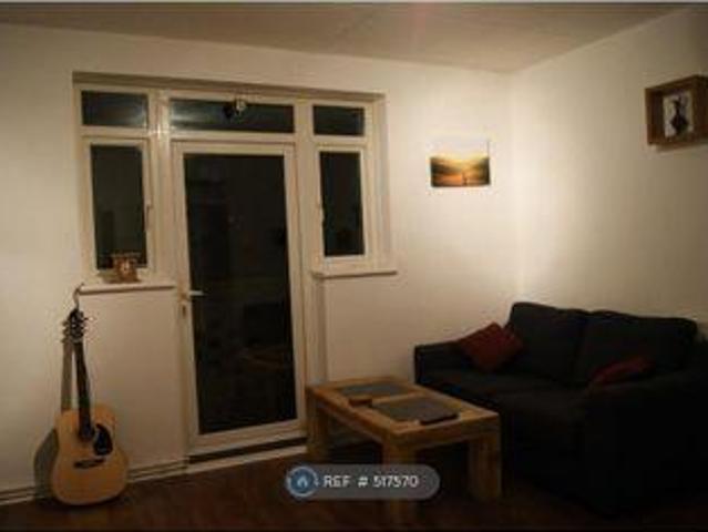 2 Bedrooms Flat for rent in Wydeville Manor Road, London SE12