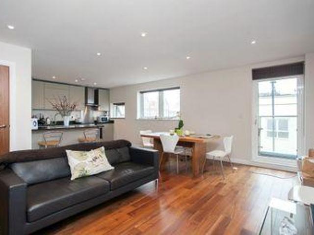 2 Bedrooms Flat for rent in Wyfold Road, London SW6