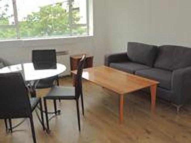 2 Bedrooms Flat for rent in Wynford Road, London N1