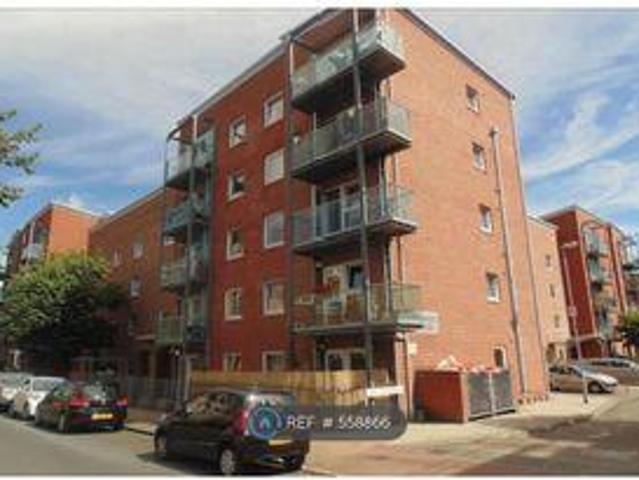 2 Bedrooms Flat for rent in Wynter Street, London SW11