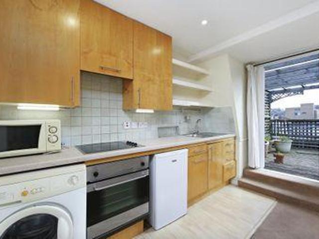 2 Bedrooms Flat for rent in Totterdown Street, London SW17