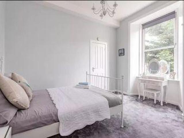 2 Bedrooms Flat for rent in Tournay Road, London SW6