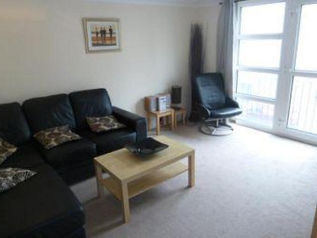 2 Bedrooms Flat for rent in Tower Place, Edinburgh EH6