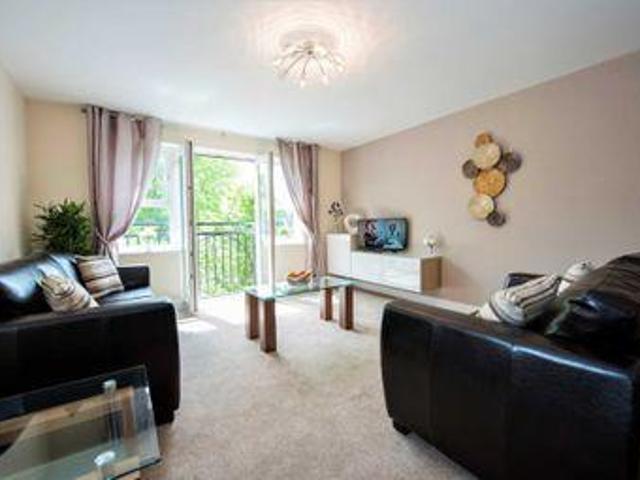 2 Bedrooms Flat for rent in Town Centre, Crawley, W Sussex RH10