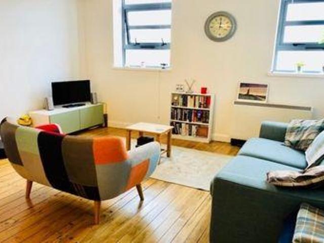 2 Bedrooms Flat for rent in Tobacco Factory Phase 1, Manchester M4