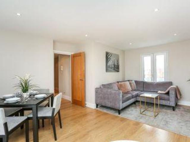 2 Bedrooms Flat for rent in Tollard House, Kensington W14