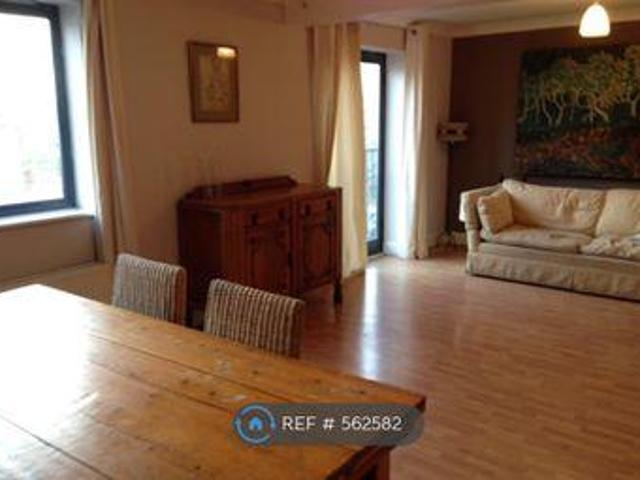 2 Bedrooms Flat for rent in Tollington Way, London N7