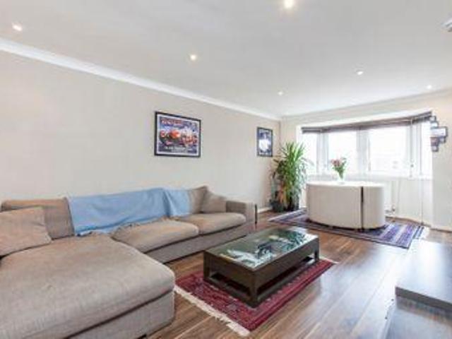 2 Bedrooms Flat for rent in Tollington Park, London N4