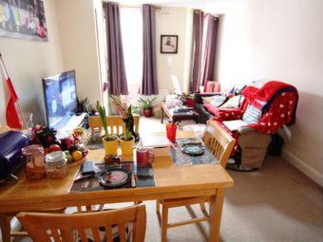 2 Bedrooms Flat for rent in Tollington Park, London N4