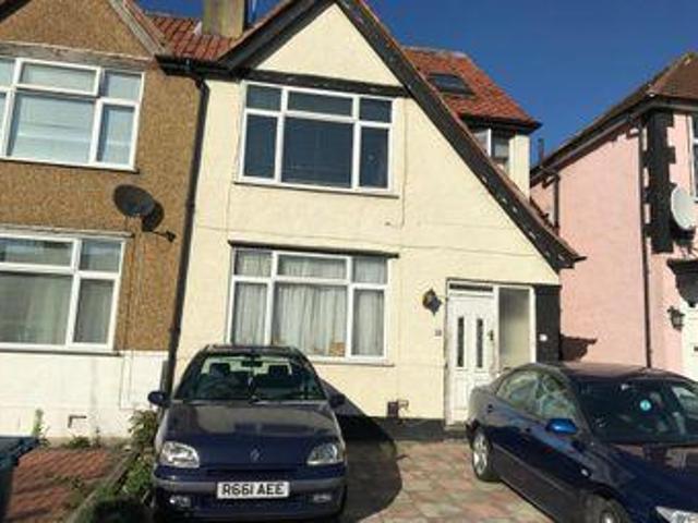 2 Bedrooms Flat for rent in Toorack Road, Harrow HA3