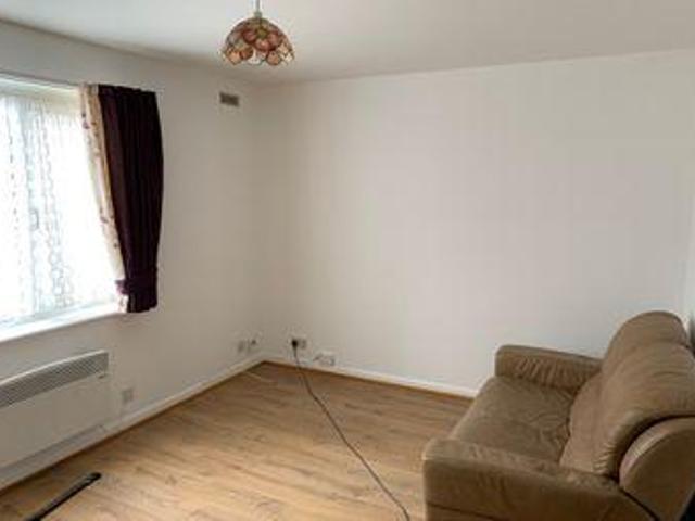 2 Bedrooms Flat for rent in Torrington Drive, Harrow HA2