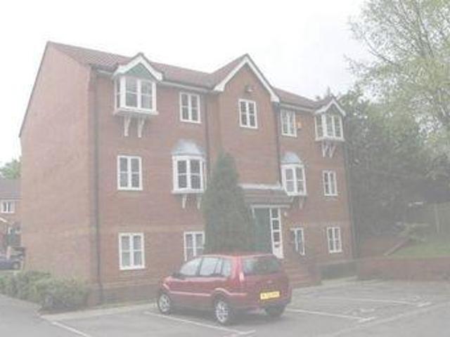 2 Bedrooms Flat for rent in Torrisdale Close, Bolton, Greater Manchester BL3