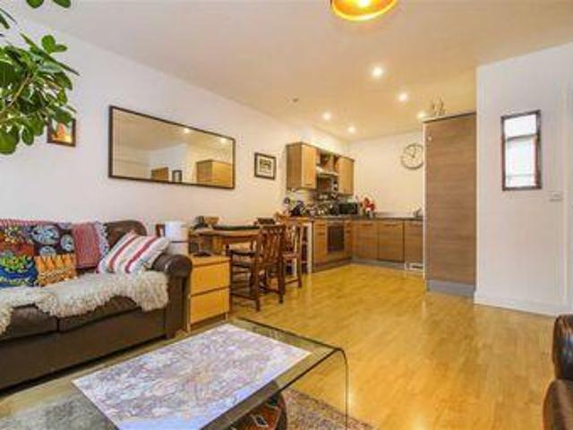 2 Bedrooms Flat for rent in Tay Court, 44 Decima Street, London SE1