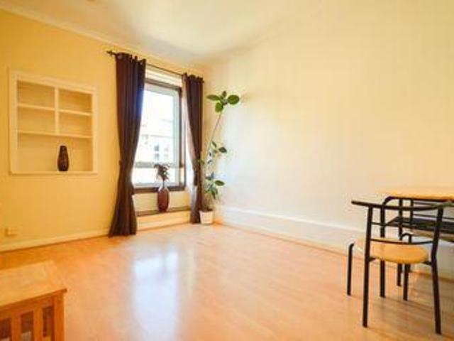 2 Bedrooms Flat for rent in Tay Street, Edinburgh EH11