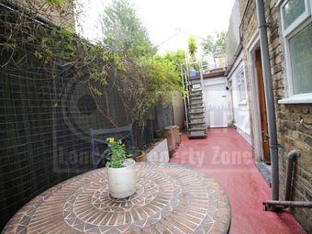 2 Bedrooms Flat for rent in Tabor Road, Hammersmith W6