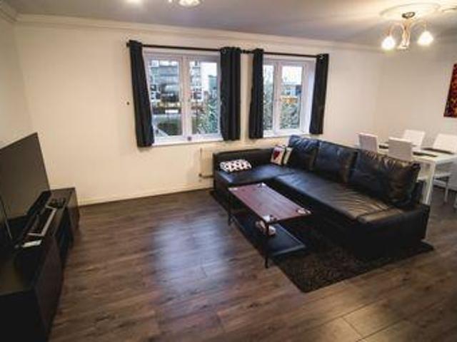 2 Bedrooms Flat for rent in Taffs Mead Embankment, Cardiff CF11