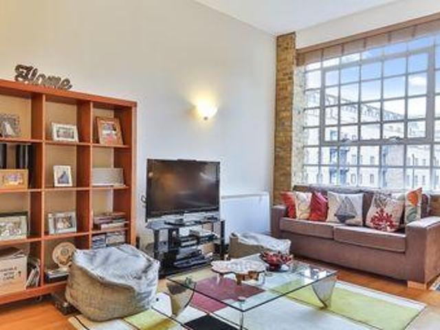 2 Bedrooms Flat for rent in Tamarind Court, Gainsford Street, 18452 SE1