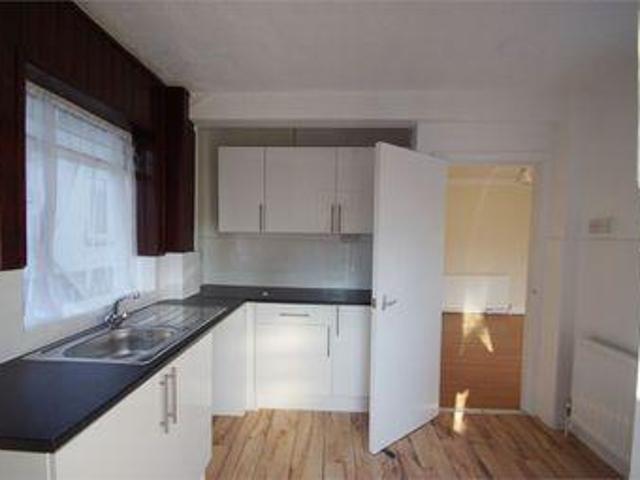 2 Bedrooms Flat for rent in Tanfield Avenue, Neasden, London NW2