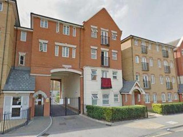 2 Bedrooms Flat for rent in Tanner Street, Barking IG11