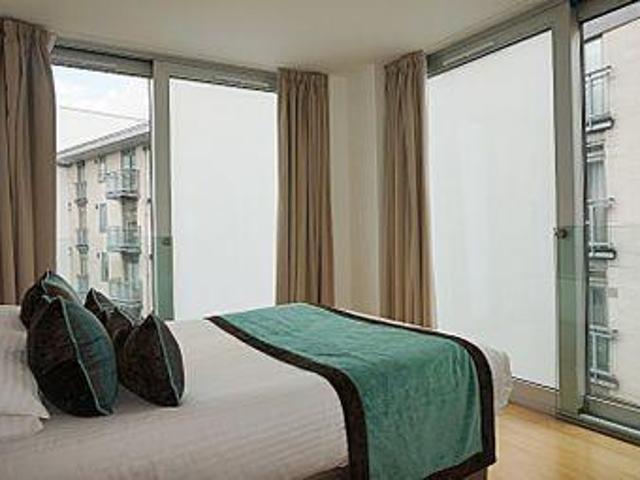 2 Bedrooms Flat for rent in Tanner Street, London SE1