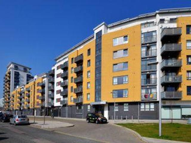 2 Bedrooms Flat for rent in Tarves Way, Greenwich SE10