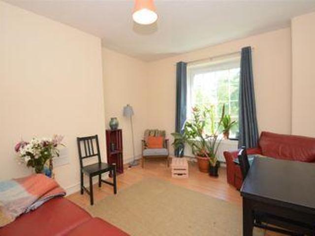 2 Bedrooms Flat for rent in Teale Street, London E2