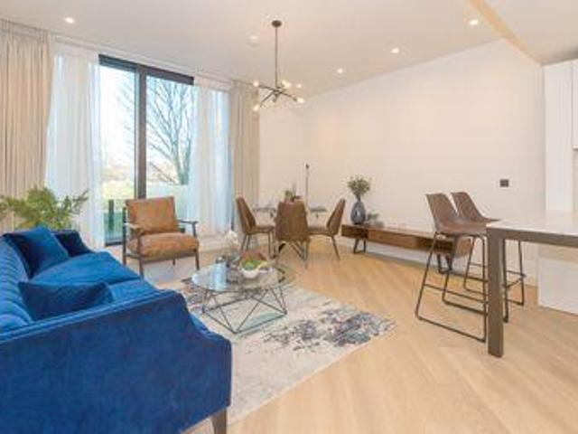 2 Bedrooms Flat for rent in Television Centre, The Crescent, Wood Crescent, White City W12
