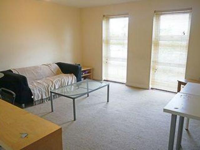 2 Bedrooms Flat for rent in Templars Court, Nottingham NG7