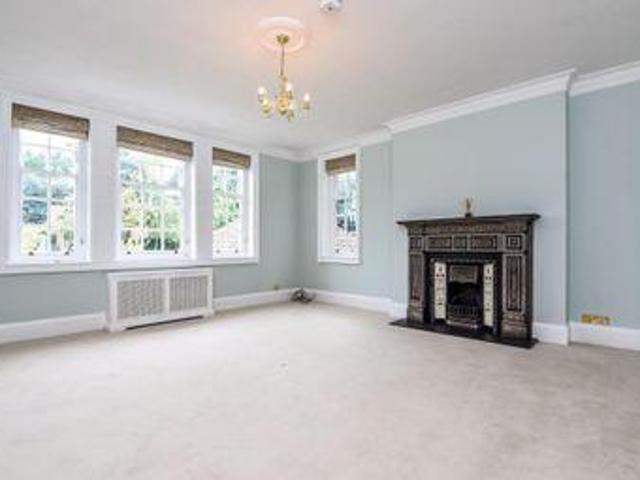 2 Bedrooms Flat for rent in Templewood Avenue, Hampstead NW3