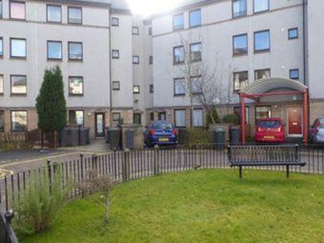 2 Bedrooms Flat for rent in Terrars Croft, Edinburgh EH8