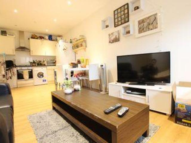 2 Bedrooms Flat for rent in Thane Works, London N7