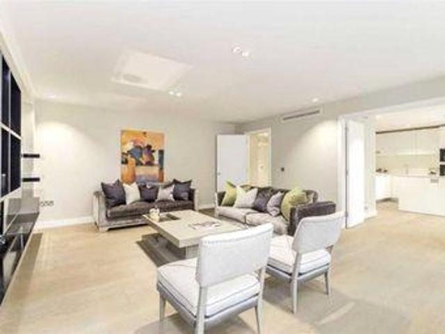 2 Bedrooms Flat for rent in Thayer Street, London W1U