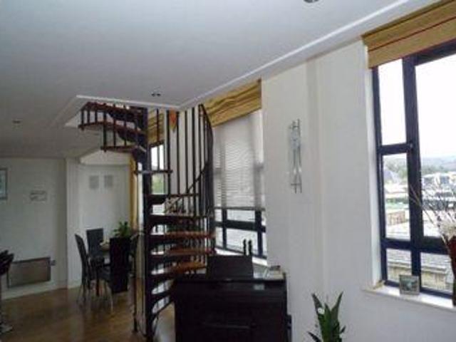 2 Bedrooms Flat for rent in The Melting Point, Firth Street, Huddersfield HD1