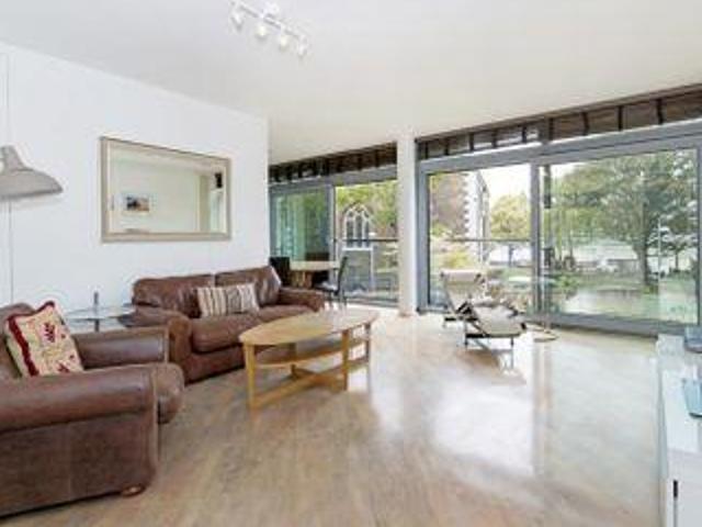 2 Bedrooms Flat for rent in The Montevetro Building, Battersea SW11