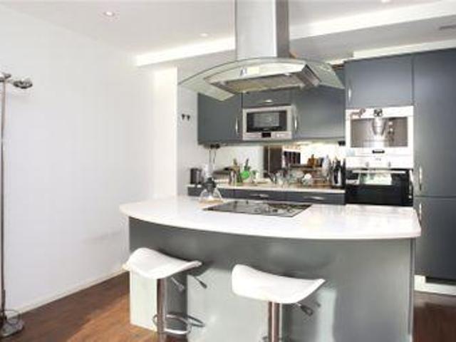 2 Bedrooms Flat for rent in The Oxygen, 18 Western Gateway, London E16