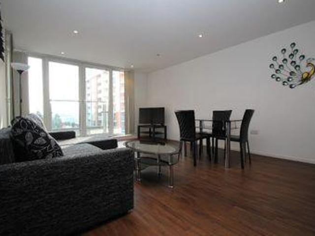 2 Bedrooms Flat for rent in The Oxygen 18 Western Gateway, Royal Victoria E16
